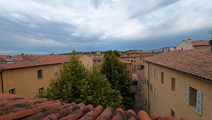 Appartement 3 pièces à Aix-en-Provence, Centre-ville, à louer