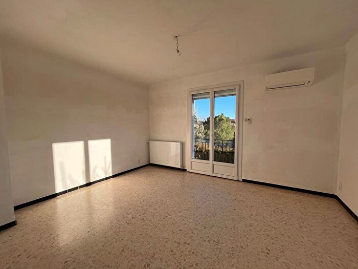 Maison à louer - Volx - 3 pièces - 2 chambres