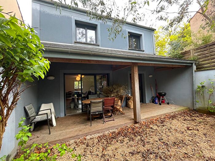 Maison à vendre - Saint-Arnoult-en-Yvelines - 5 pièces - 3 chambres