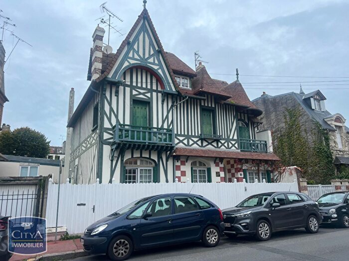 Appartement à louer - Deauville - 4 pièces - 2 chambres