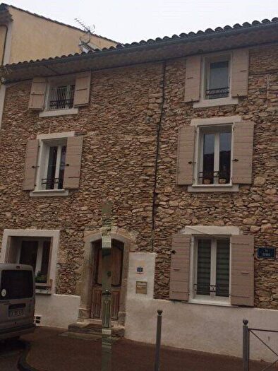 Maison à louer - Villes-sur-Auzon - 4 pièces - 3 chambres