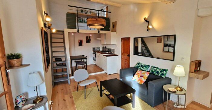 Appartement à louer - Aix-en-Provence - 2 pièces - 1 chambre