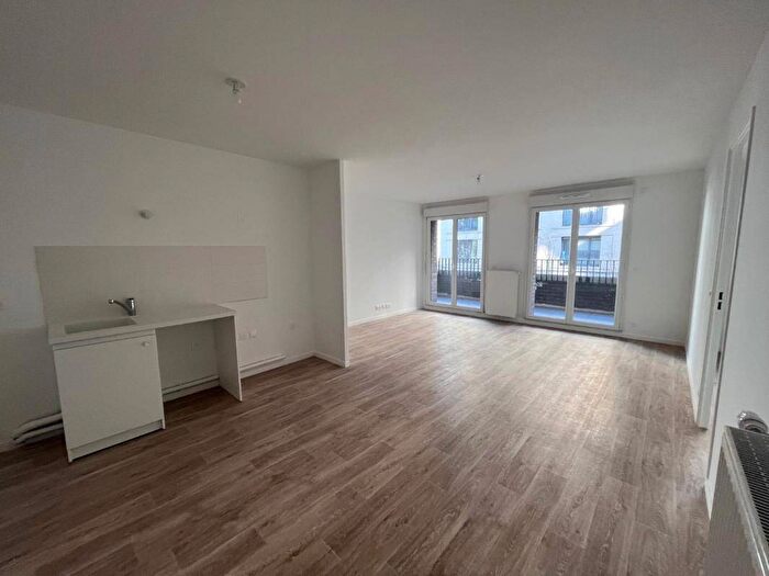 Prefecture, Bobigny : Appartement 4 pièces à louer