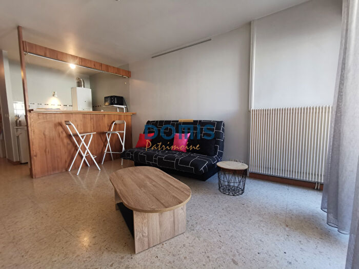 Appartement 1 pièce à Nîmes, Montaury, à louer
