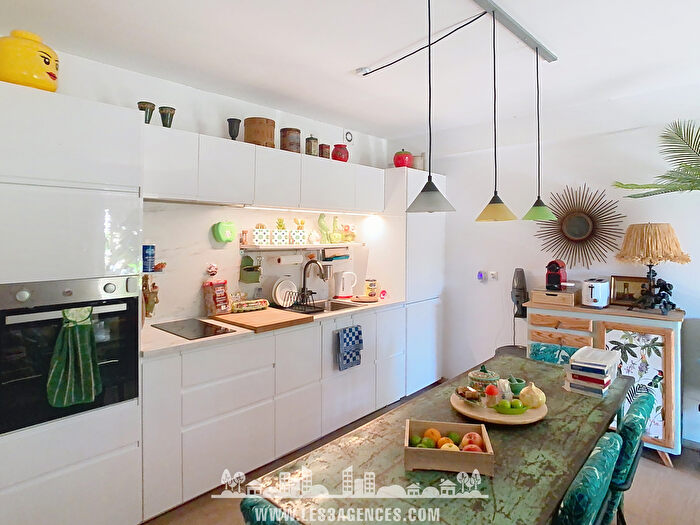 Appartement à vendre - Cogolin, Centre-ville, Subeiran, Pas de Grimaud - 3 pièces - 2 chambres