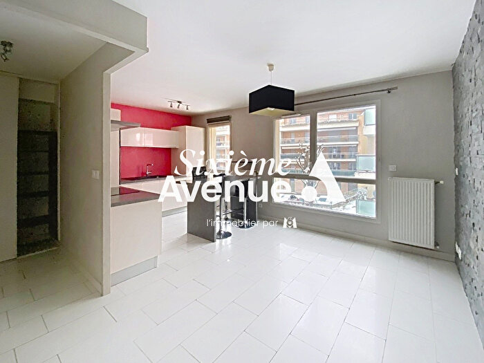 Décines-Charpieu, Centre-ville - Appartement 2 pièces à louer