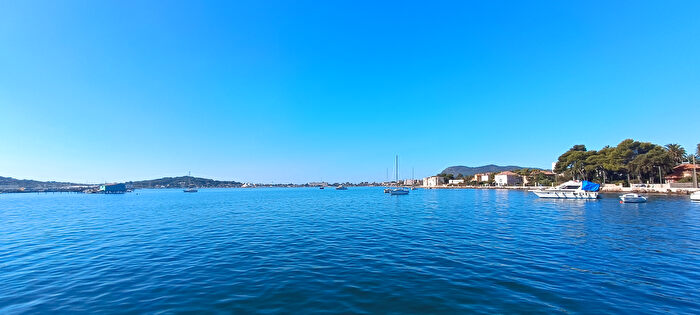 Maison à vendre - La Seyne-sur-Mer, Sud - 6 pièces - 4 chambres