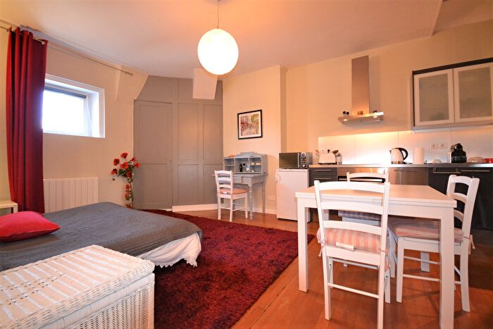 Appartement 1 pièce à Nancy, Ville vieille, Léopold, à louer