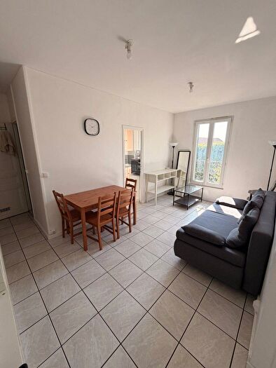 La Fontaine-Parc des Sceaux-Croix de Berny-Centre Ville, Antony : Appartement 3 pièces à louer