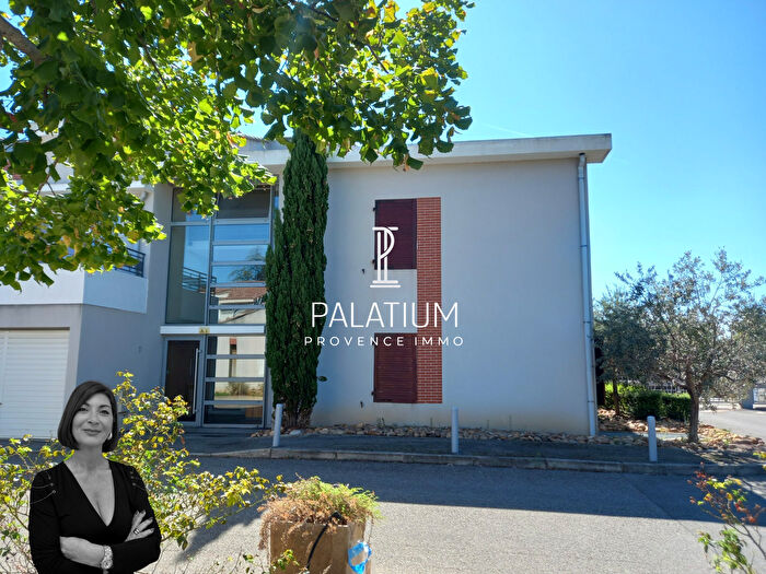 Appartement à vendre - Salon-de-Provence - 3 pièces - 2 chambres