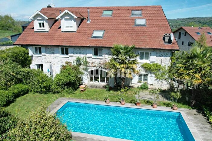 Maison à vendre - Viry - 12 pièces - 11 chambres