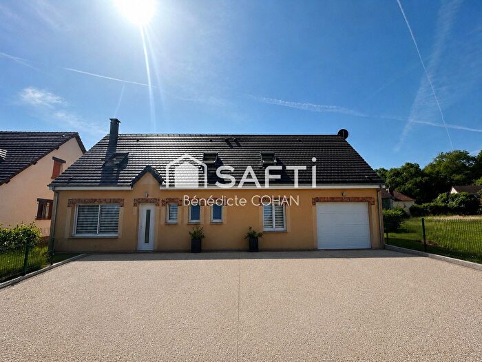 Béville-le-Comte : Maison 5 pièces à vendre