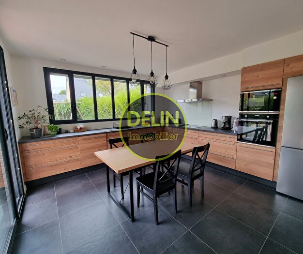 Maison 7 pièces à Noyal-Châtillon-sur-Seiche, à vendre
