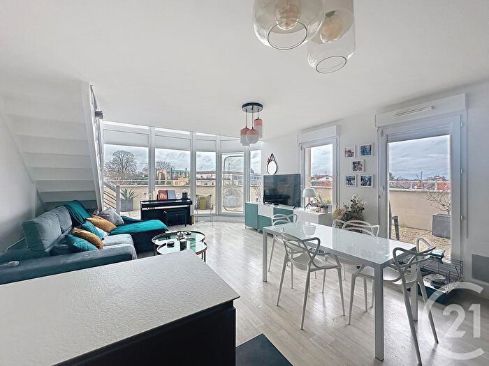 Appartement à vendre - Villeneuve-le-Roi, Faisanderie - 5 pièces - 4 chambres