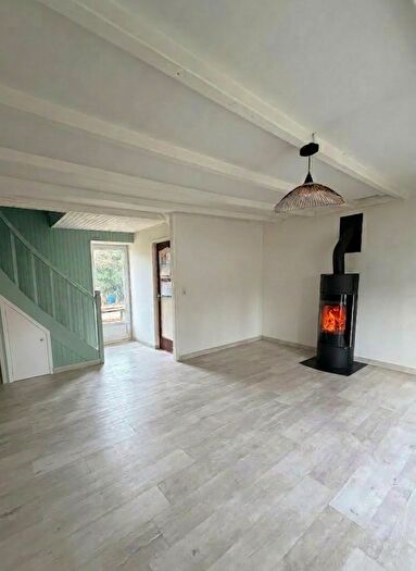 Maison à louer - Saint-Vincent-Sterlanges - 4 pièces - 3 chambres