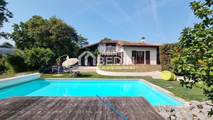 Maison à vendre - Oeyreluy - 8 pièces - 6 chambres