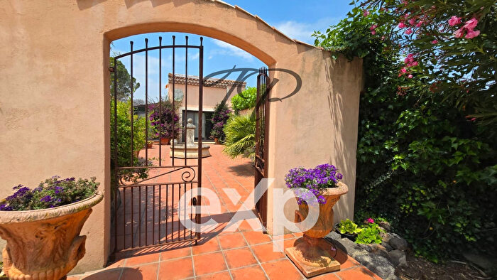 Maison à vendre - Vias, Ville - 7 pièces - 5 chambres