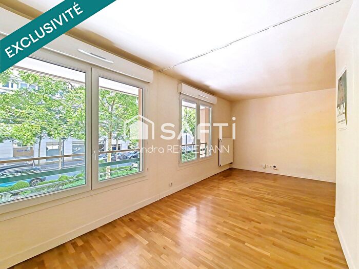Appartement 1 pièce à vendre à Courbevoie, Hôtel de ville