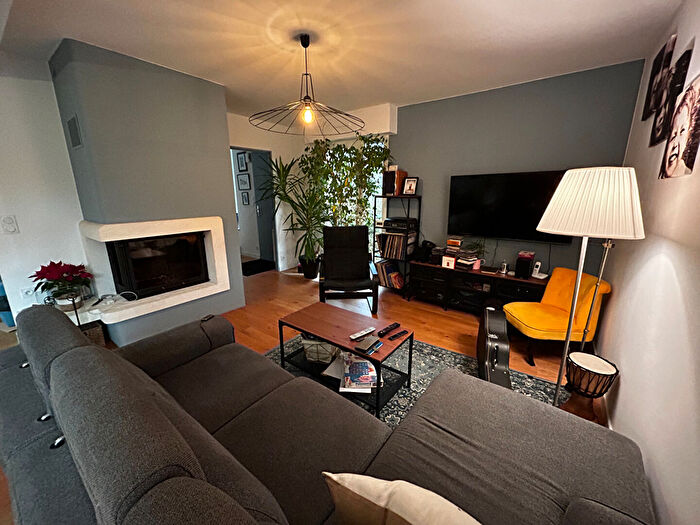 Maison à louer - Saint-Jacques-de-la-Lande - 5 pièces - 4 chambres