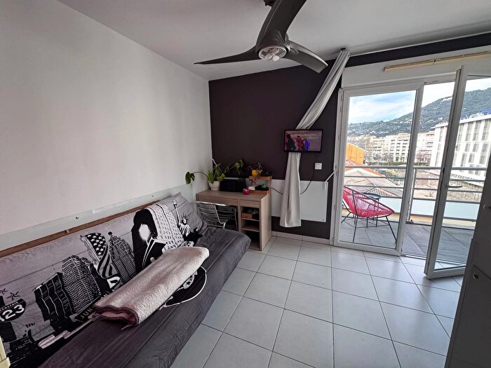 Appartement à louer - Nice, Saint-Roch - 1 pièce