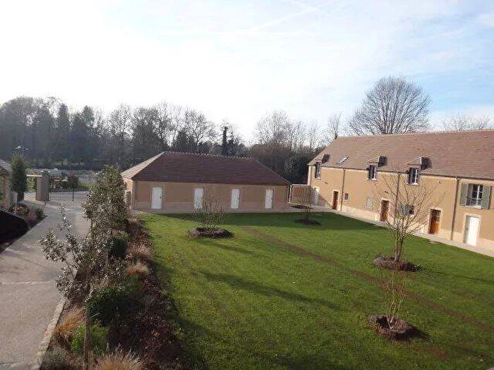 Maison 3 pièces à Favières, à louer