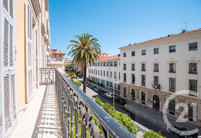 Appartement 6 pièces à Nice, Carabacel, à vendre