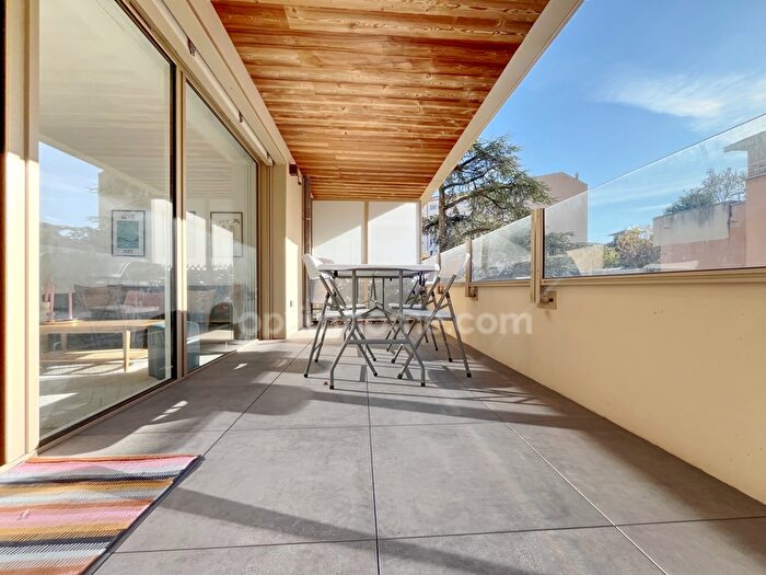 Appartement à vendre - Lyon e , Monchat - 3 pièces - 2 chambres