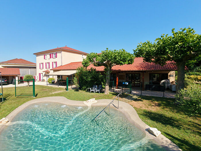 Maison 14 pièces à Épinouze, à vendre