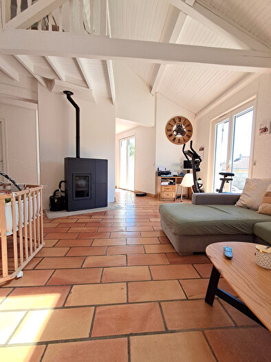 Maison 4 pièces à Champdieu, à vendre