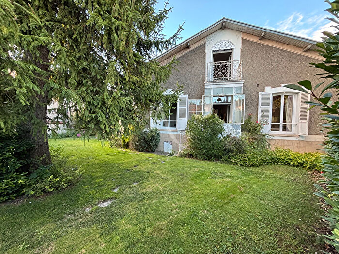 Maison 6 pièces à Montereau-Fault-Yonne, Ville basse, à vendre