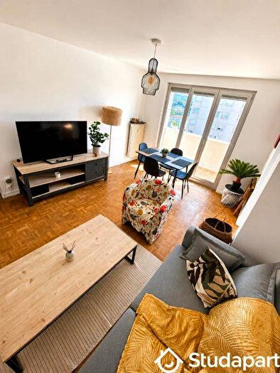 Palente, Orchamps, La Combe Saragosse, Besançon : Appartement 1 pièce à louer