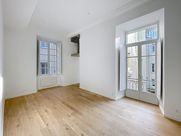 Chambéry, Centre-ville : Appartement 4 pièces à louer