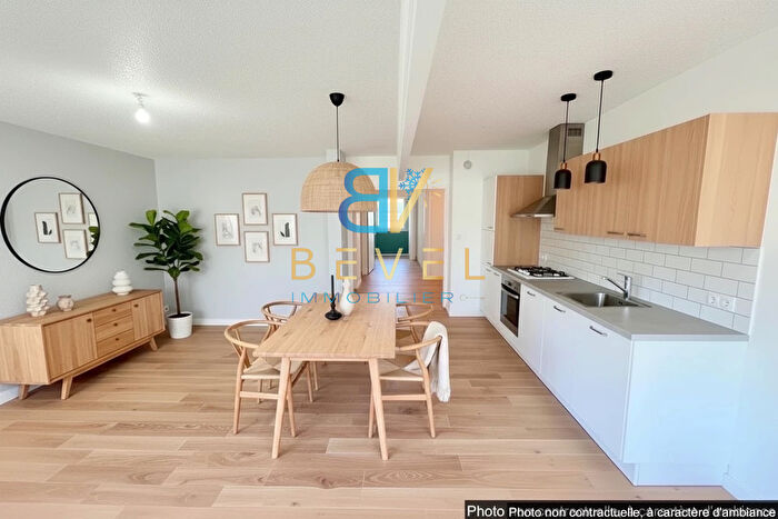 Appartement à vendre - Saint-Jean-de-Maurienne - 5 pièces - 4 chambres