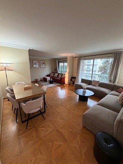 Appartement à louer - Hôtel de Ville, Courbevoie - 4 pièces - 2 chambres