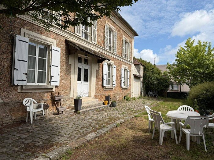 Neauphle-le-Château : Appartement 3 pièces à louer