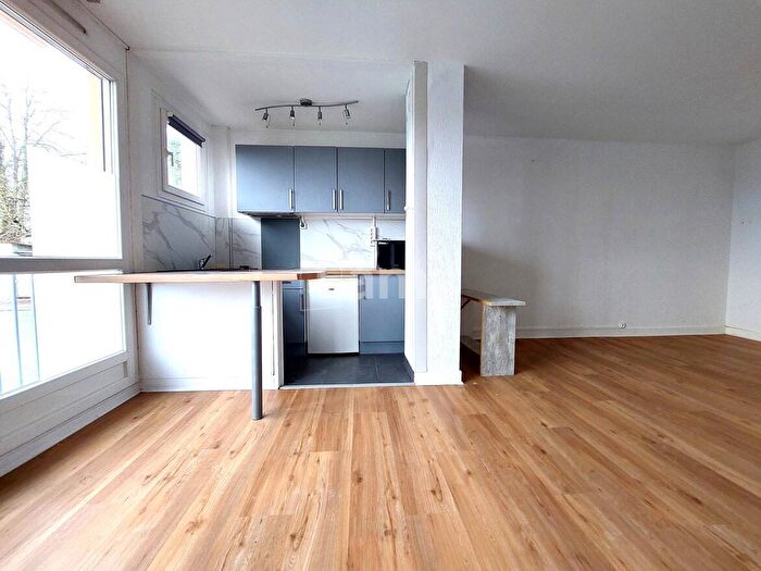 Appartement à louer - Corgnac-Centre Commercial, Limoges - 1 pièce