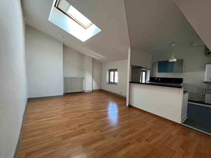 Appartement à louer - Clermont-Ferrand, Delille, Cathédrale, La Gare - 3 pièces - 2 chambres