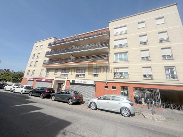 Appartement 2 pièces à Sevran, Centre-ville, Perrin, à louer