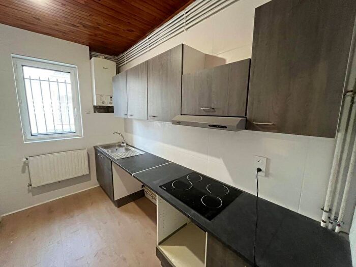 Maison à louer - France et Rosieres, Vichy - 7 pièces - 6 chambres