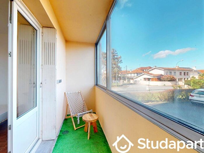 Appartement à louer - Le Hameau, Pau - 1 pièce - 3 chambres