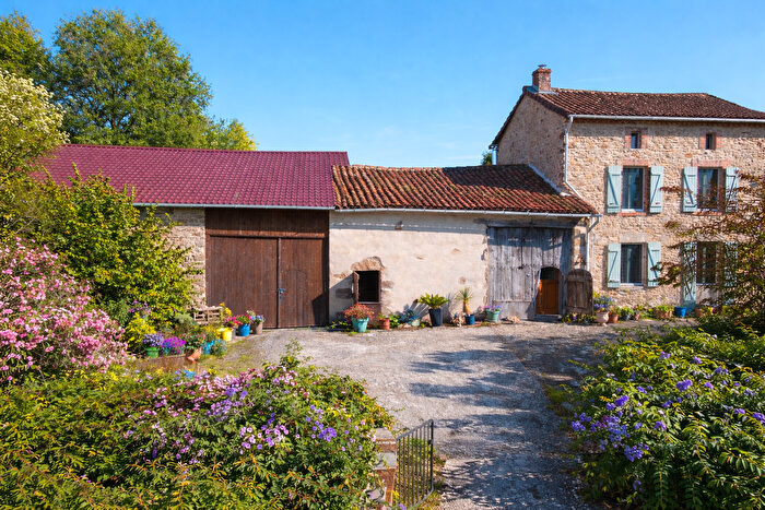 Maison à vendre - Villefavard - 6 pièces - 3 chambres