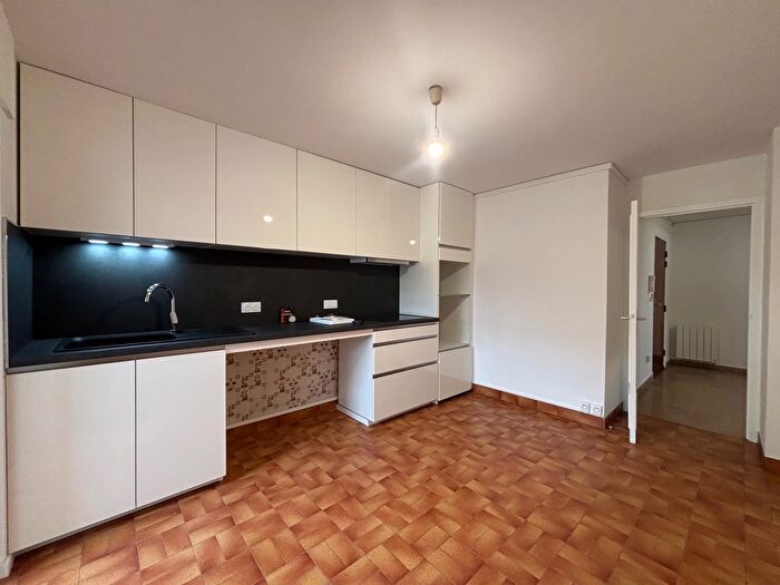 Appartement à louer - Montélimar, Centre-ville - 3 pièces - 2 chambres