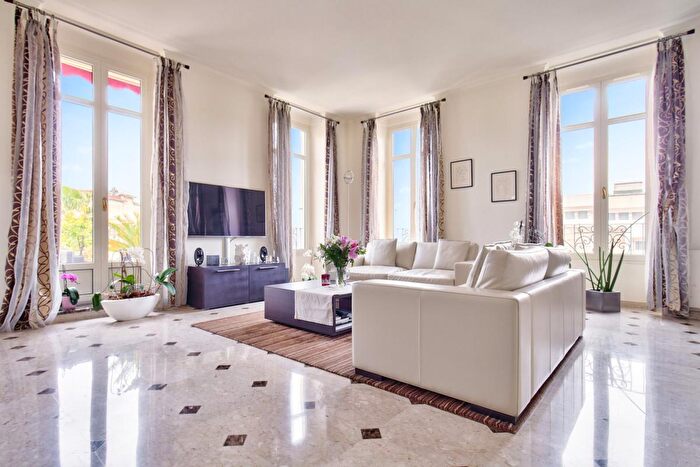 Appartement à vendre - Nice, Cimiez - 4 pièces - 3 chambres