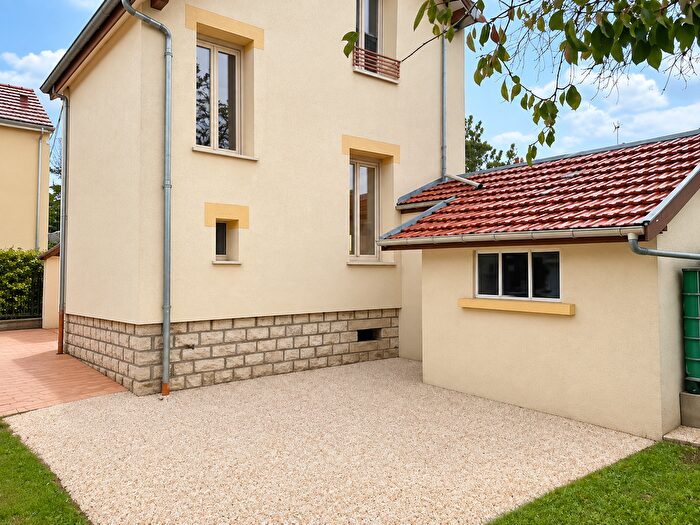 Maison 3 pièces à louer à Dijon, Port du Canal