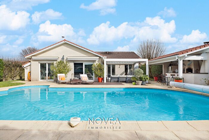 Maison à vendre - Cailloux-sur-Fontaines - 5 pièces - 4 chambres