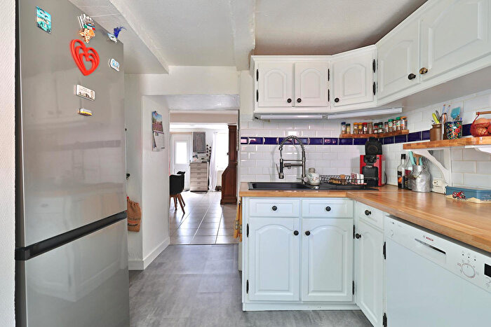 Maison à vendre - Saint-Genis-les-Ollières - 4 pièces - 3 chambres