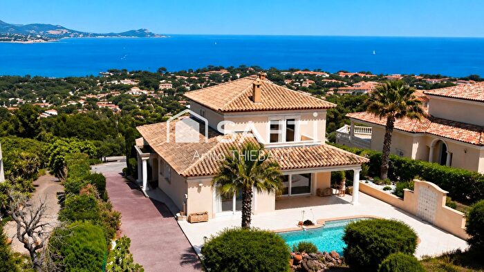 Fréjus, Saint-Aygulf : Maison 8 pièces à vendre