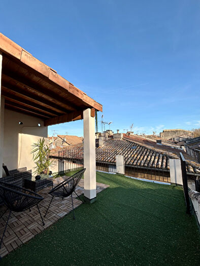 Arles, Centre-ville : Maison 3 pièces à louer