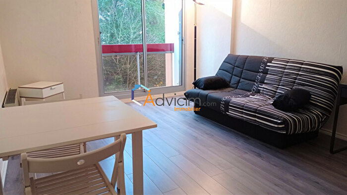 Orléans, La Croix Saint-Marceau, La Mouillère, Pré Pinson : Appartement 1 pièce à louer
