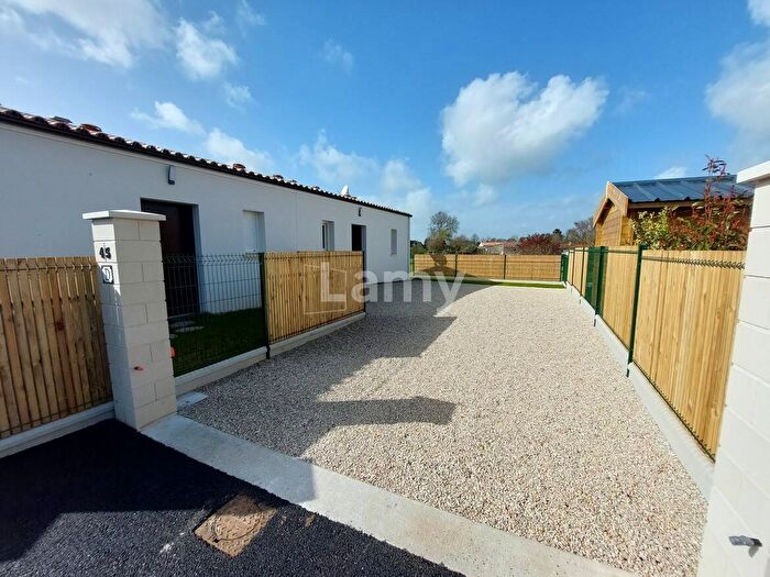 Maison à louer - Boutenac-Touvent - 2 pièces